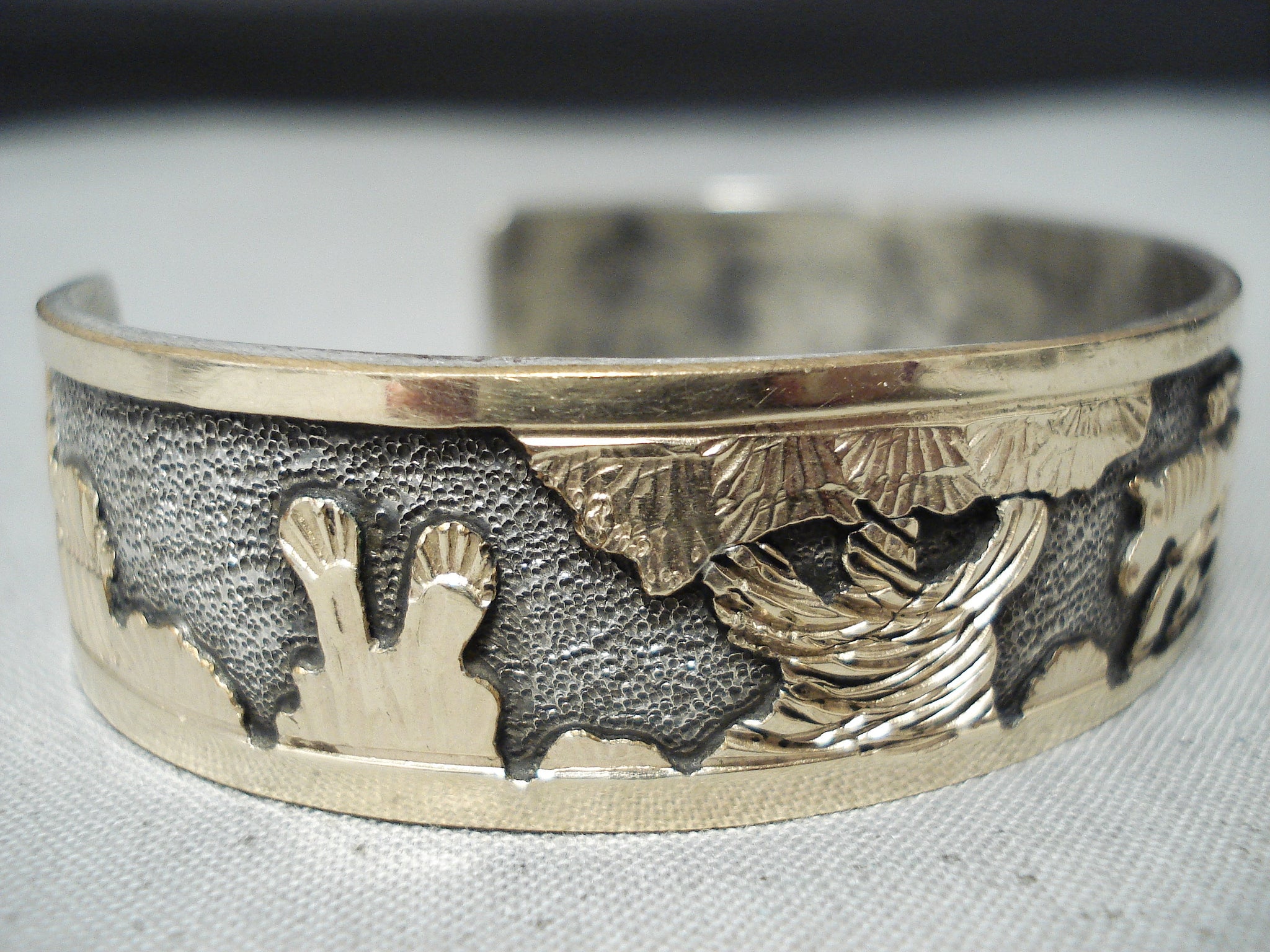 Fascinating Vintage Native American Navajo Sterling Silver & Gold Stor ...