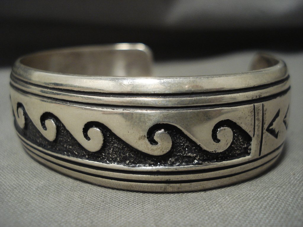 Guaranteed Authentic Vintage Navajo Thomas Singer 'Water Wave' Native ...